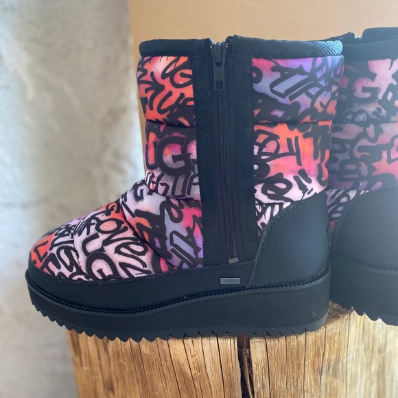 UGG | Shoes | Ugg Ridge Graffiti Pop Winter Boots | Poshmark